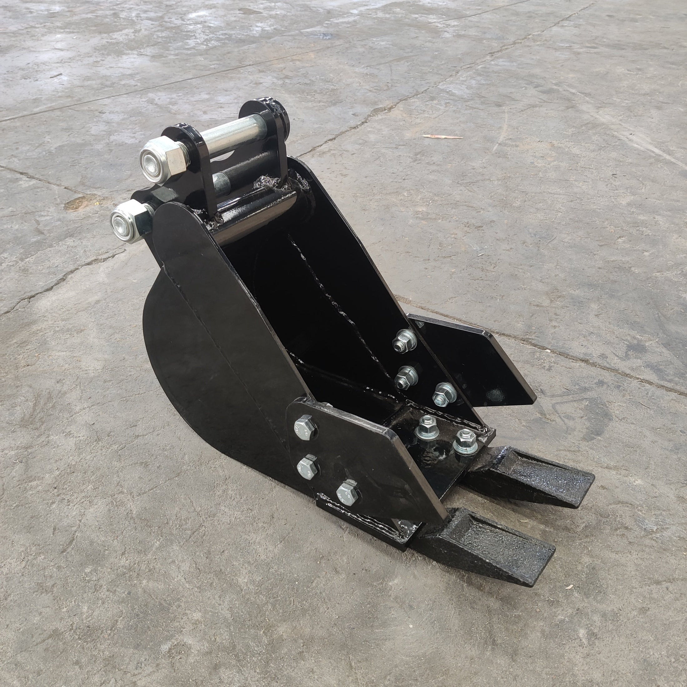 200mm Narrow Bucket: Attachment for TYPHON Mini Excavators – New ...